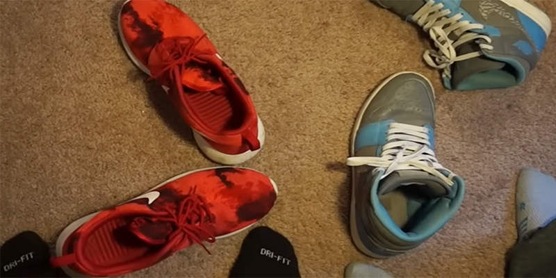 Why Do My Socks Smell So Bad? 6 Causes & Solution