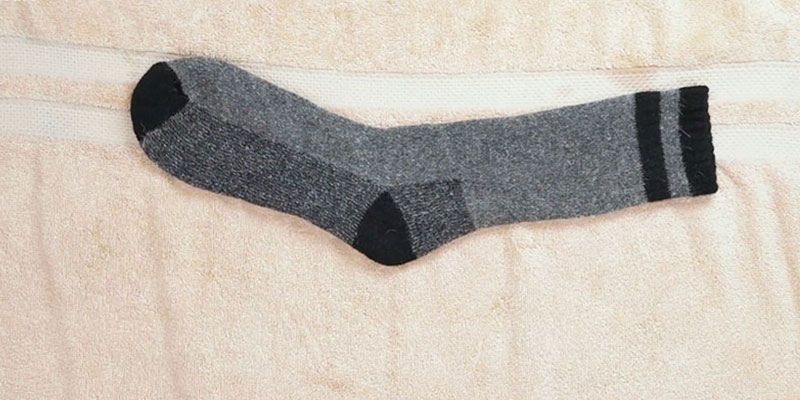 How to Dry Wool Socks: Quickly & Properly