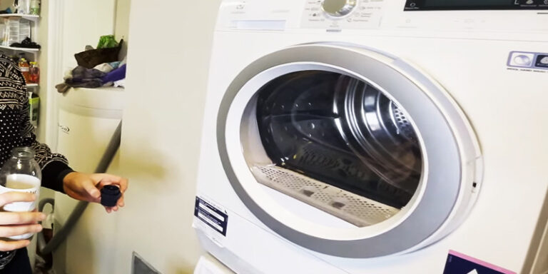 How to Wash Wool Socks in Washing Machine: All Washer Types