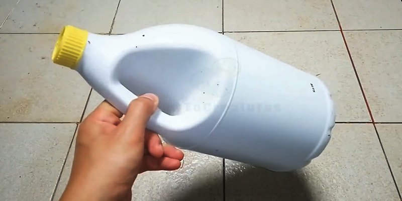 How to Get Socks White Again With Bleach
